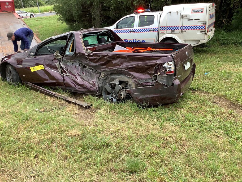 Back-to-back crashes at neighbouring roundabouts